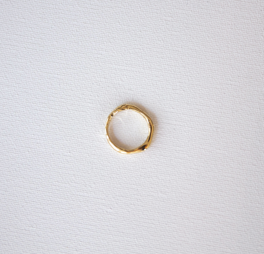 Wide Ripple Ring – Rebecca Pinto